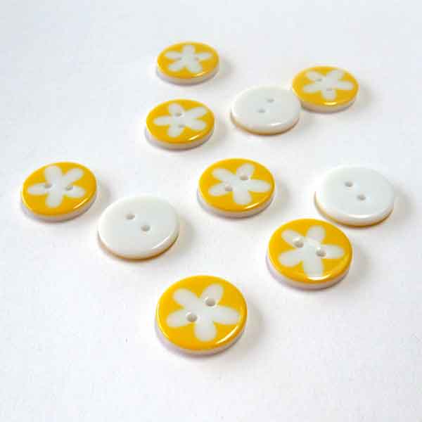 17 mm Flower Buttons - Yellow - 2 Hole Buttons - Pack of 10 – Fabric ...