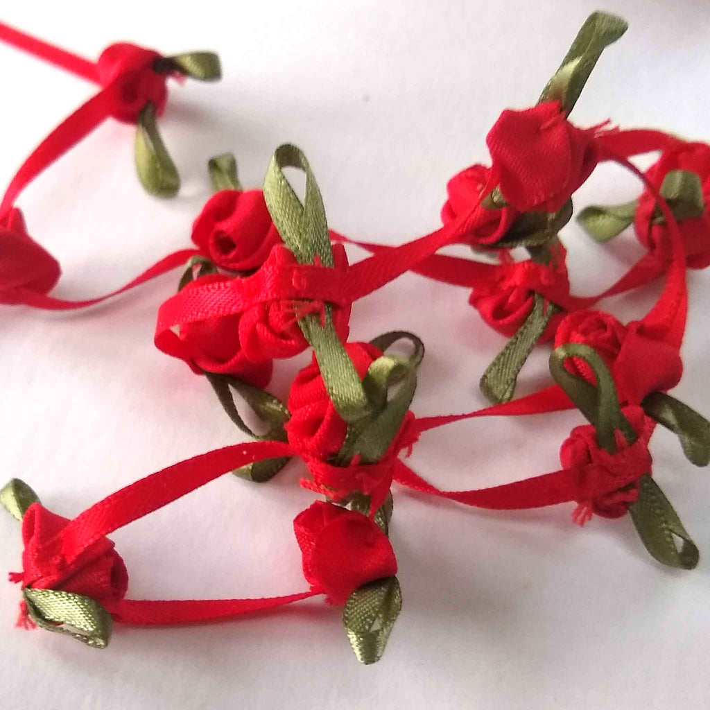 4mm Red Continuous Rose Ribbon with 1 cm Ribbon Roses – Fabric and Ribbon